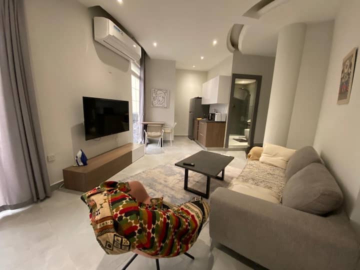 Modern Pool-access Apartment - Doha