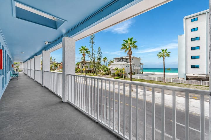 Sunset Beach #51 - Gulf & Intercoastal Views! - Treasure Island, FL