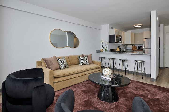 Mccormick Place Apartment W/ Workspace - Pilsen - Chicago