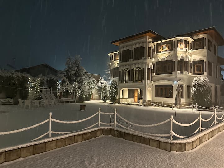 Garden View Stay • Prime Srinagar - 斯里納加爾