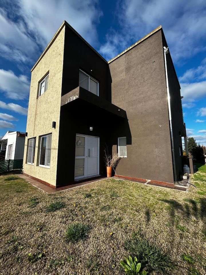 Alojamiento En Domselaar Chico - San Vicente, Argentina