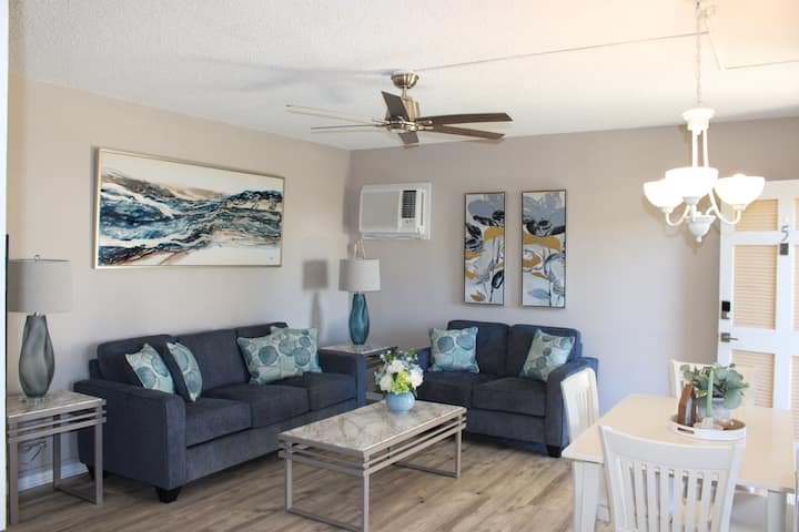 2-bed 1-bath 
0.7 Mile Walk To Beach 
Marco Island - Marco Island, FL