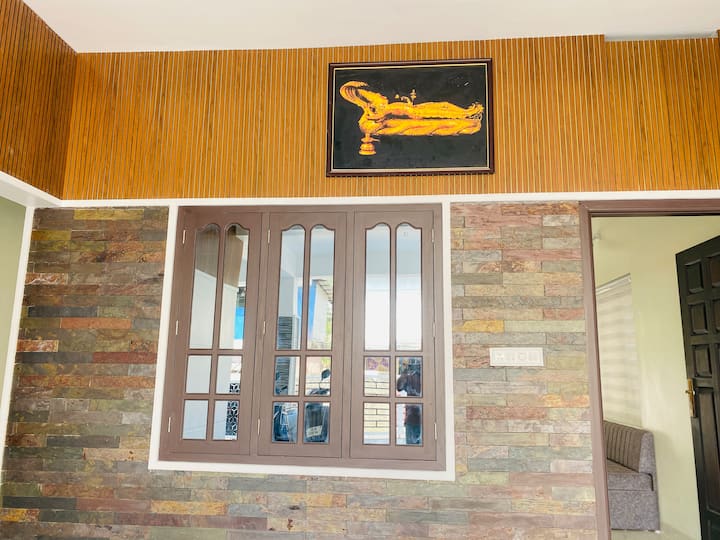 Brand New Apartment With 3.5 Kms Of All Hubs - ティルバナンタプーラム