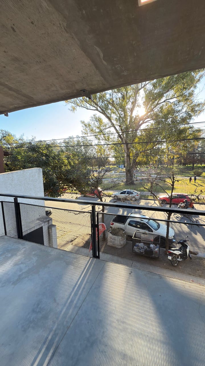 Departamento Con Balcón Y Cochera - Villa María