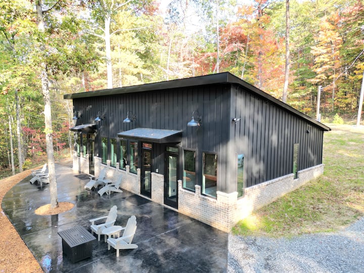 Foothills Parkway Getaway | Hot Tub & Lake Access - Chilhowee Lake, TN