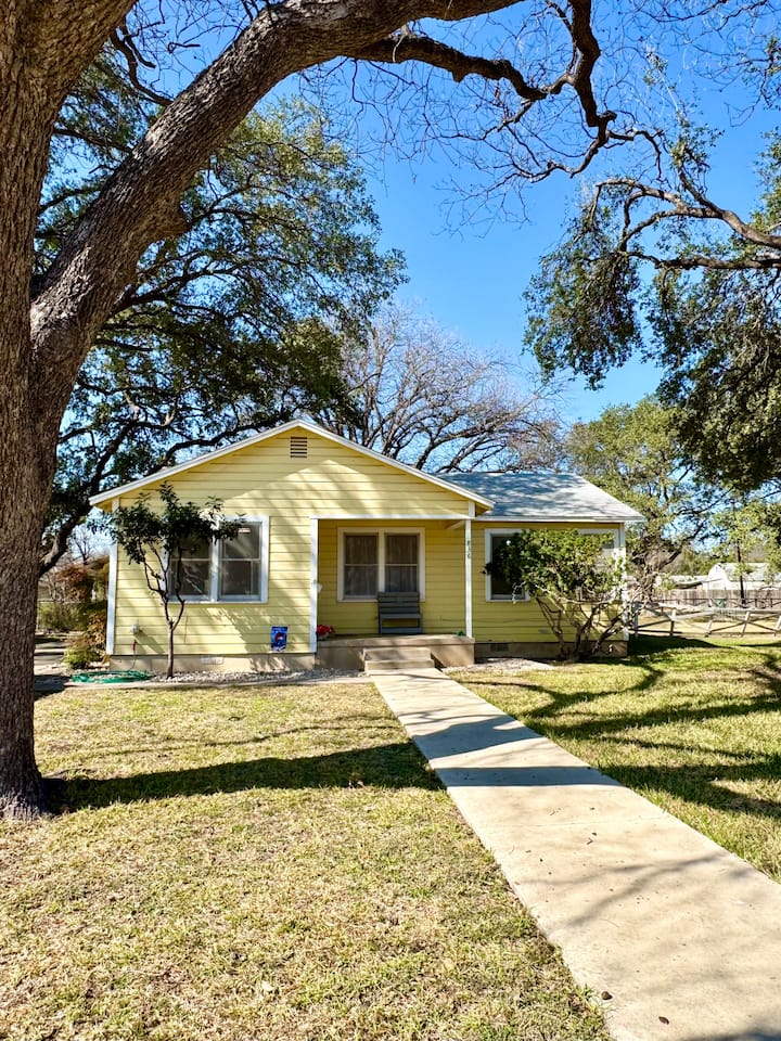 The Lemon Drop On Laurel - Uvalde, TX