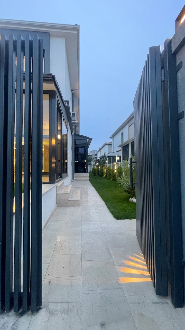 Seferihisarda Bahçeli, Konforlu, Lüks Villa - Seferihisar