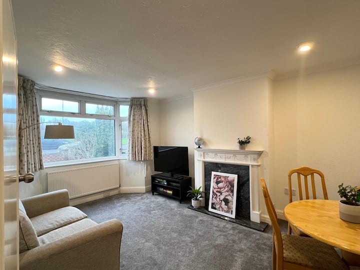 Clean, Modern Watford Retreat, Hp Studios & London - Watford