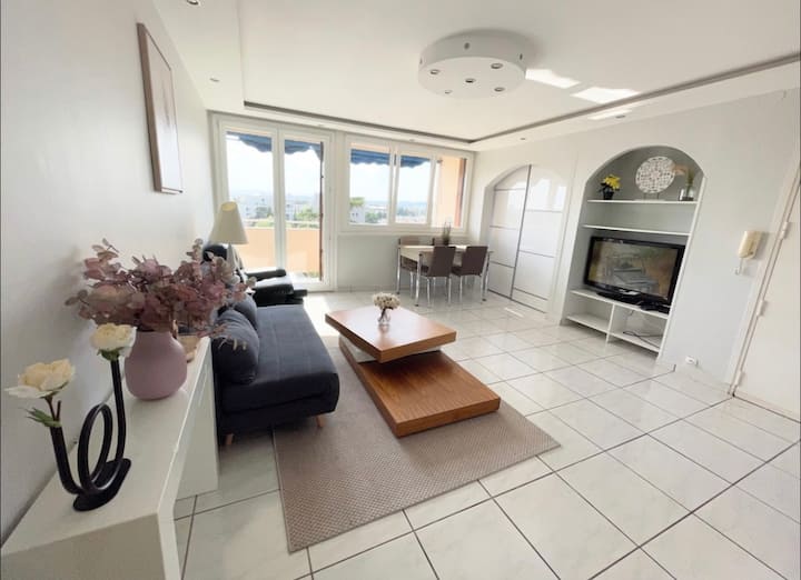 Lumineux Appartement - Neuville-sur-Saône