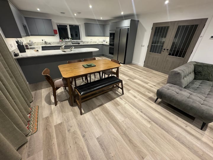 Entire New Build In The Heart Of Stornoway Town. - Stornoway