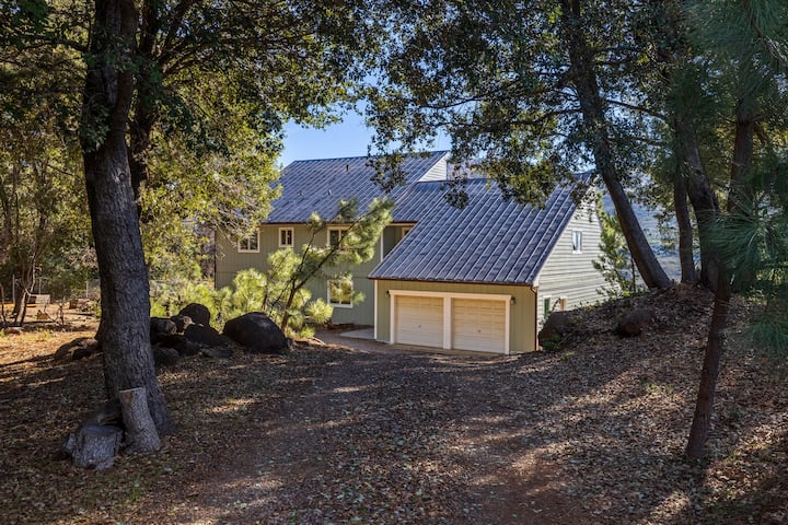 Huge Family Home With Pool Table, Arcade, & Sauna - Julian, CA