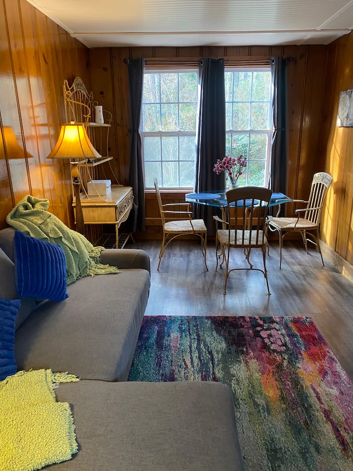 Rustic-chic Retreat In Dalton By Connie - Dalton, GA