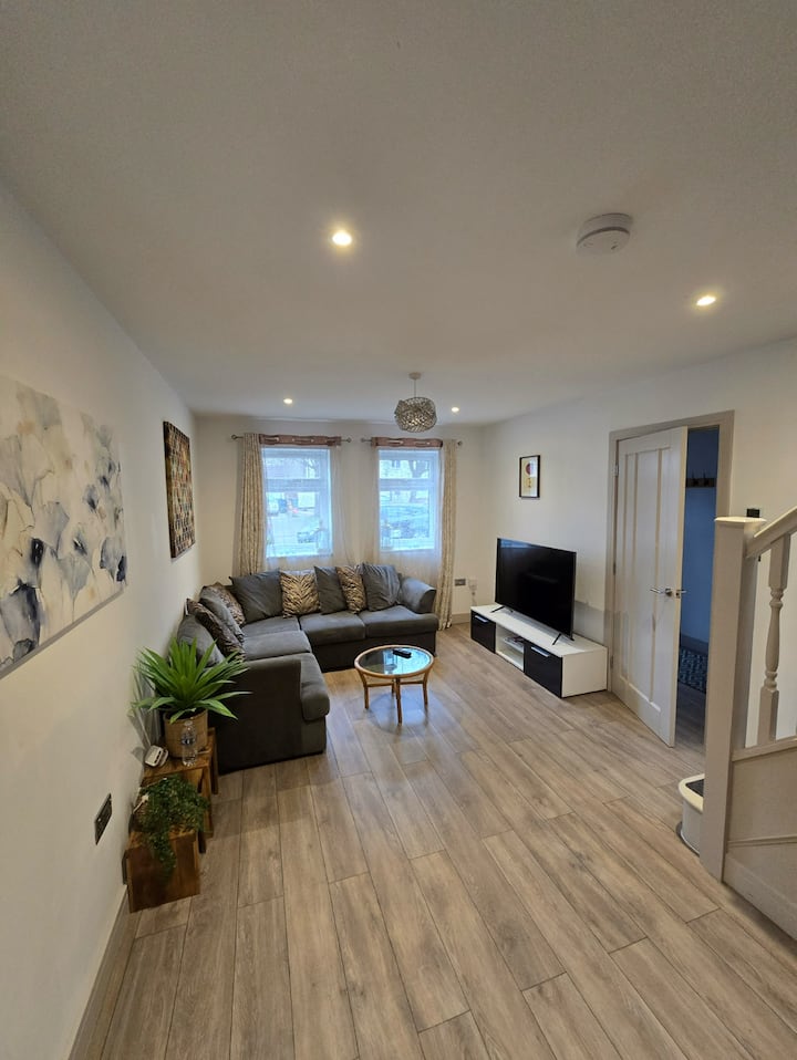 Modern 2-bed Private Home - Free Parking - Oxford
