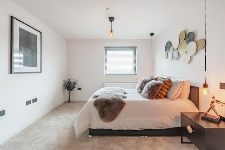 Modern 2-bedroom Home With Abundant Natural Light. - East Sussex