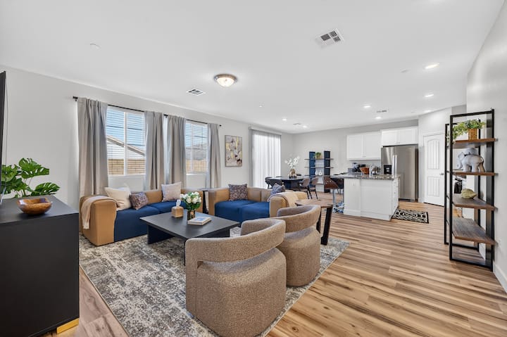 Modern Elegance 4 Br / 3 Ba Spacious Victorville - 維克多維爾