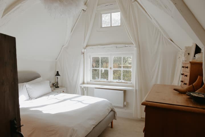Historic Cottage Double Bedroom, Quiet Oxfordshire - Wallingford