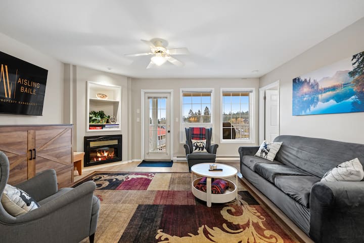 Riviera | Balcony W/ Mountain Views | Pets | Golf - Fairmont Hot Springs, BC