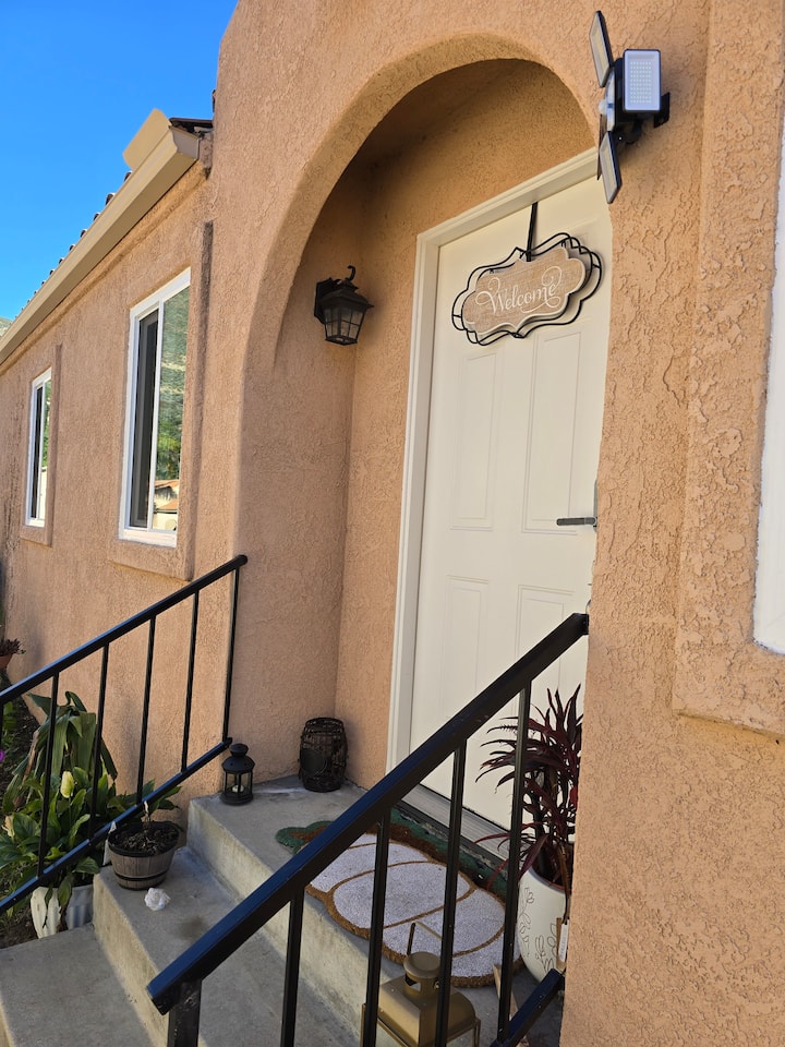 Charming San Jacinto Home With Mountain View - San Jacinto, CA