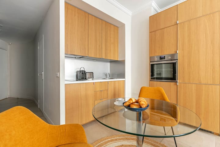 Vendôme–opéra | Prime Balcony & Ac Stay - Paris