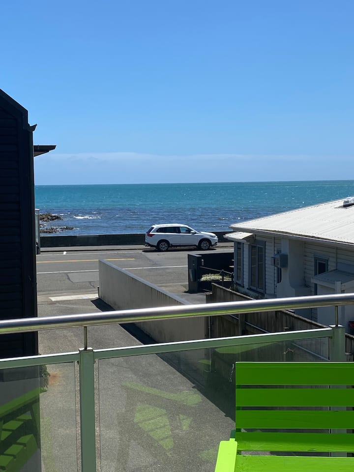Home By The Sea, Peaceful And Serene. - Porirua