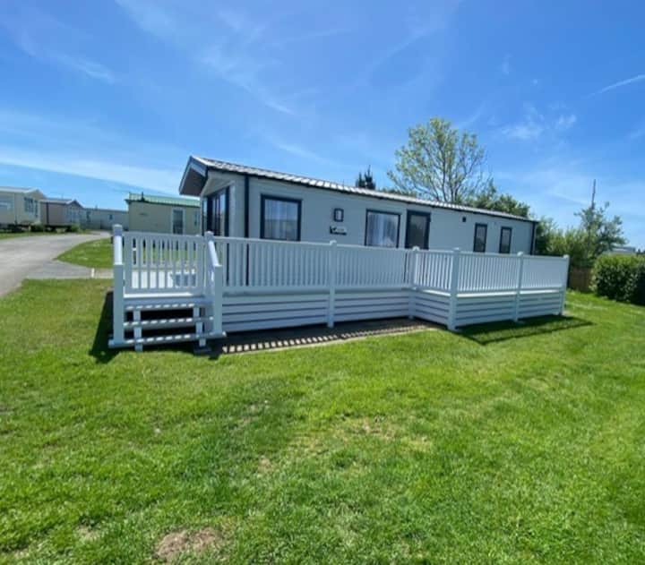 Home From Home On The Coastline At Durdle Door - Lulworth Cove