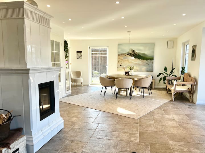 Stadtvilla Direkt Am See
Neubau 2026 - Munich