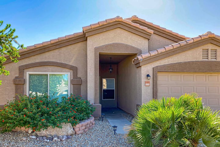3br Desert Home With Hot Tub, Covered Patio, & W/d - Sun City West, AZ