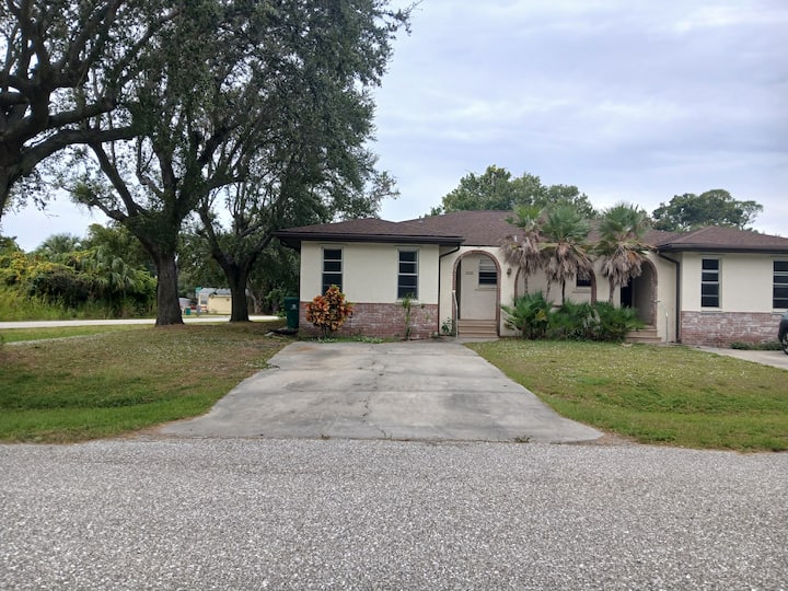 Creekside Bunkhouse - Punta Gorda, FL