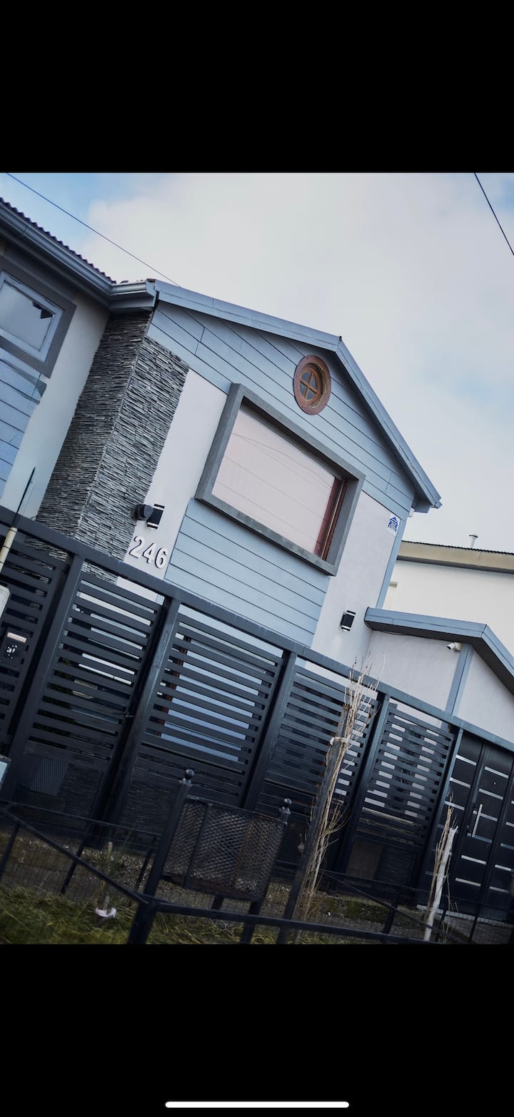 Hermosa Casa Estilo Gerencial Con Múltiples Usos - Rio Grande