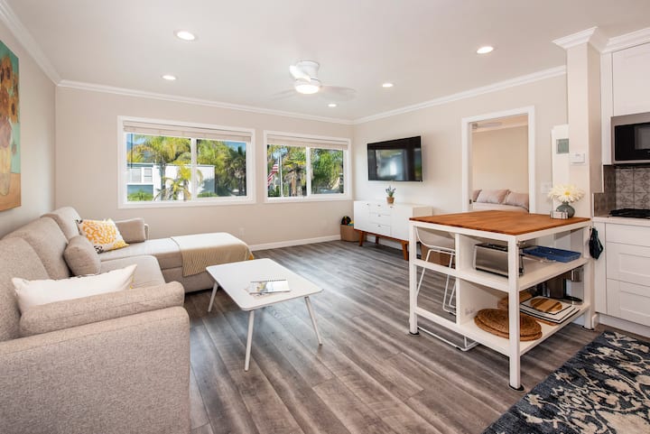 Coastal Retreat • Renovated 1br • Steps To Sand - Carpinteria, CA