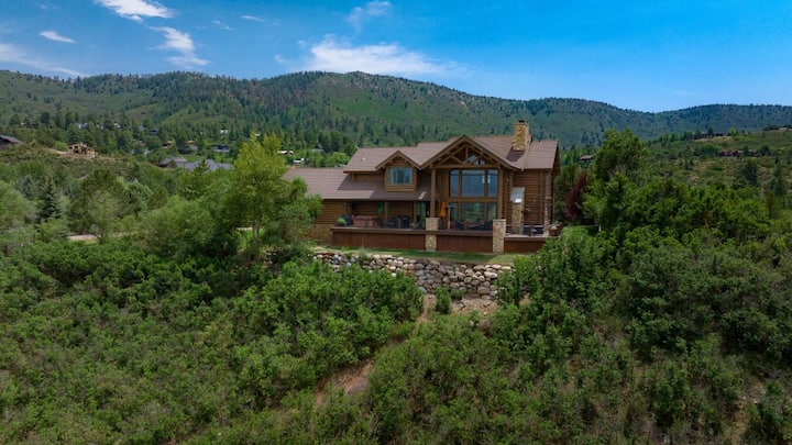 Log Cabin With Amazing Deck & Views | Hot Tub - Durango, CO