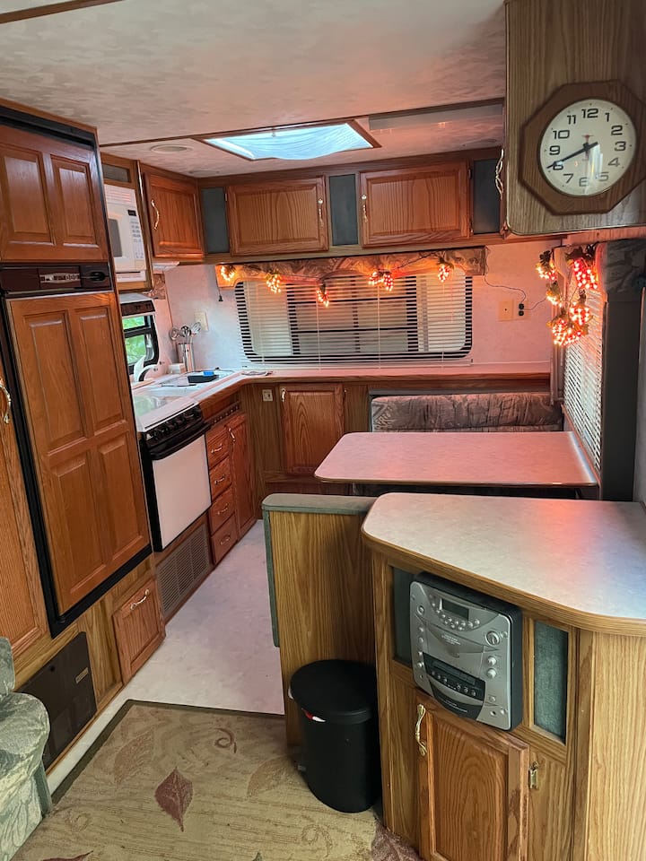 27 Ft. Komfort Rv Near Downtown Napa! Great Rate! - Napa, CA
