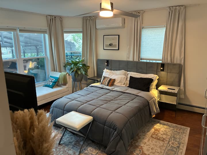 Spacious Quiet Living With All Modern Necessities - Freeport, NY