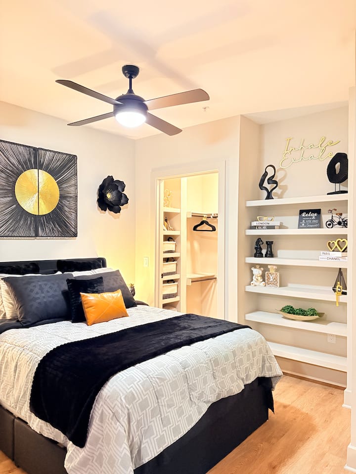 The Vibe Vault - Dallas