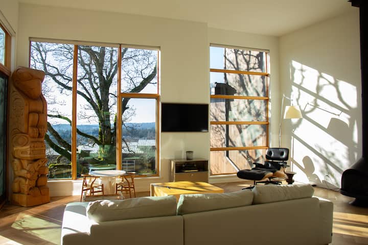 Spacious 3br Home W/ Private Gym | 3 Baths - Victoria