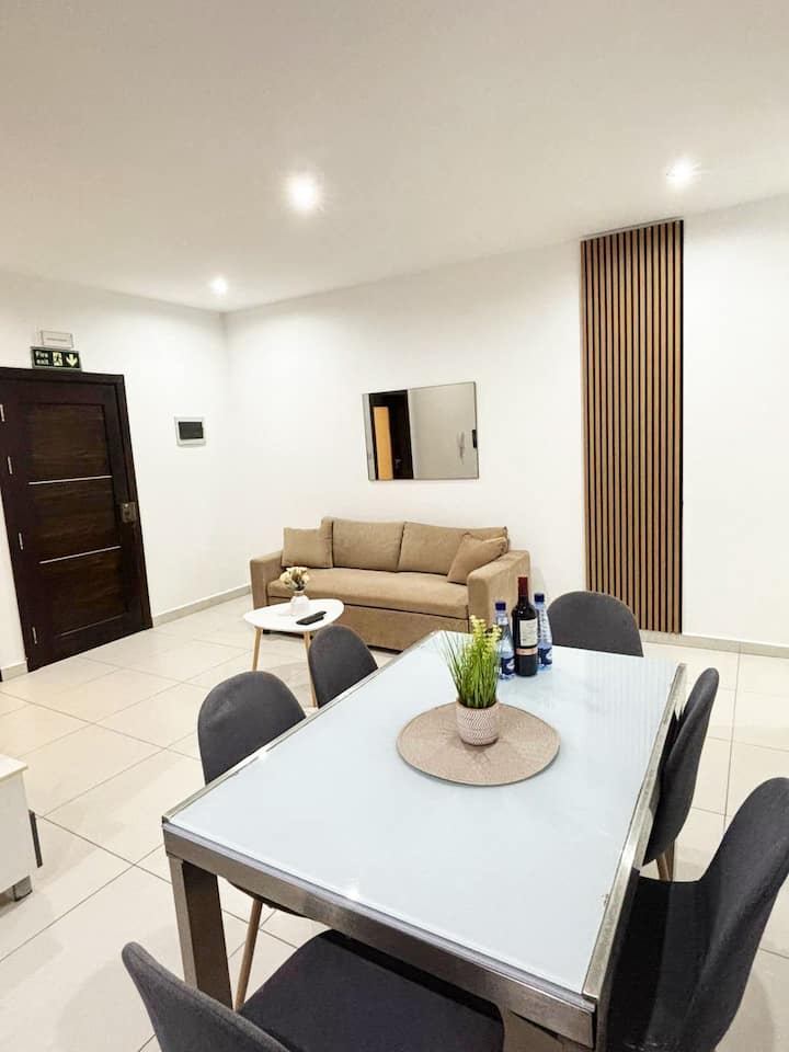 Large Paceville Central Apartment 2 - Pembroke, Malta