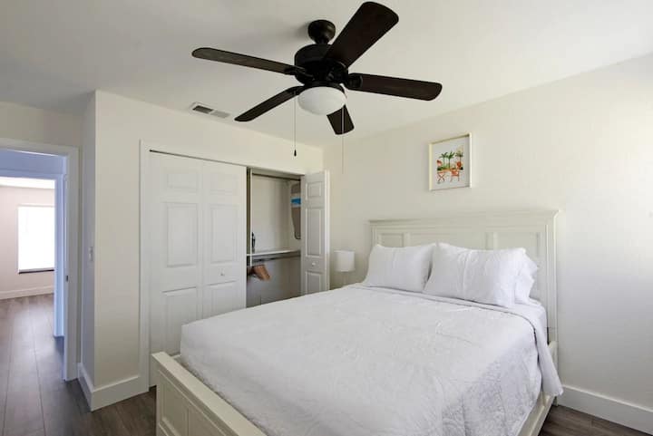 416 – 1br/1ba Upstairs Unit In Downtown Dunedin - Dunedin, FL