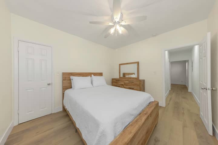 416 – 2br/1ba Downstairs Unit In Downtown Dunedin - Dunedin, FL