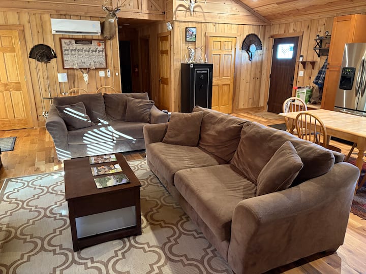 Cabin Experience With Modern Amenities! - Falmouth, KY