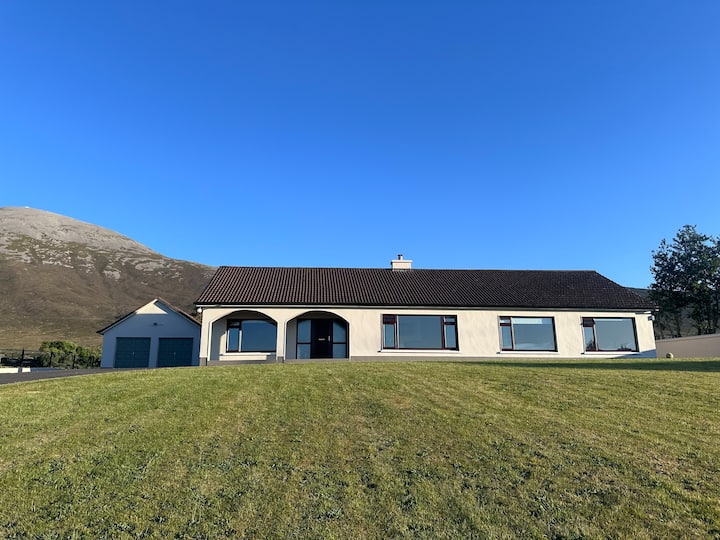 Sliabh Na Mara-where The Reek Meets The Bay. - 韋斯特波特