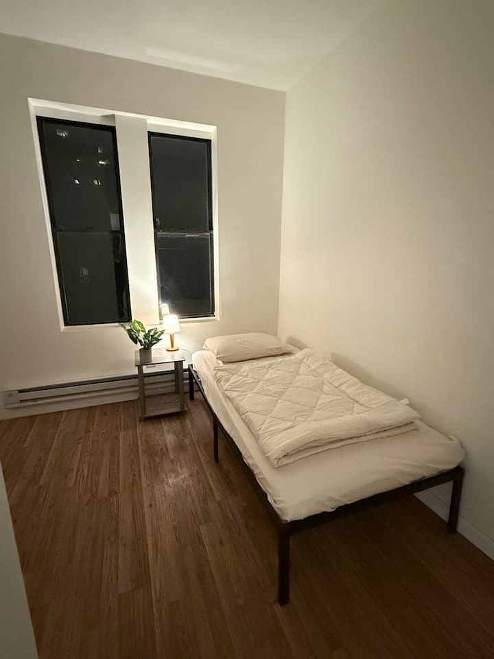 Newly Renovated 2 Bedroom And 1 Bath Home. - Jersey City, NJ