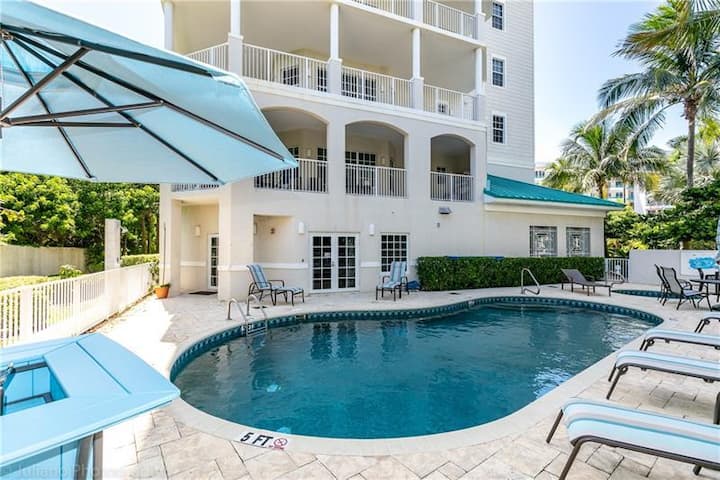 Sunrise 302, Luxury Living, 4-en Suite Beach Condo - Jupiter, FL