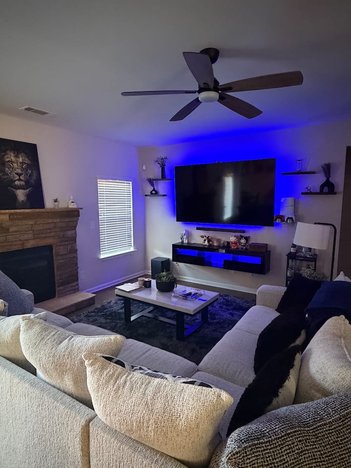 Spacious Open Floor Plan - Fairburn, GA