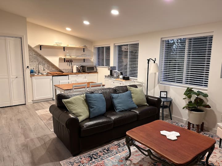 Private Bainbridge Studio | Walk To Ferry & Beach - Bainbridge Island, WA