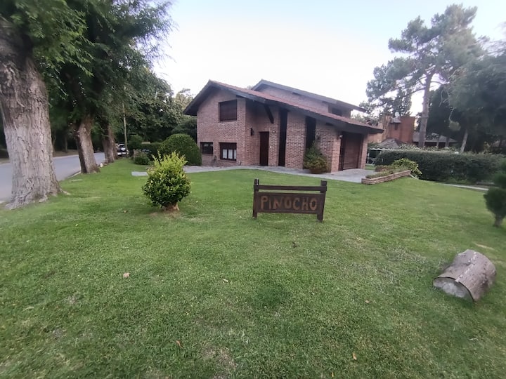 Ven A Disfrutar En Pinocho Con Familia Y Amigos. - Pinamar