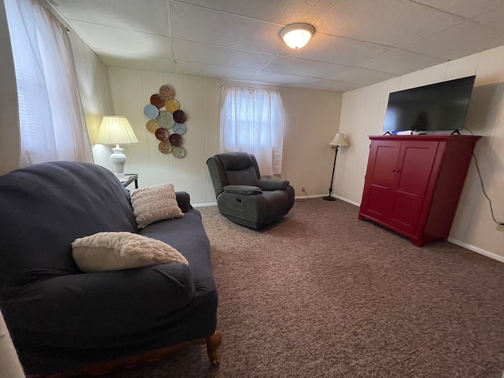 Upstairs Apartment Unit - Close To Campus - Bluffton, OH