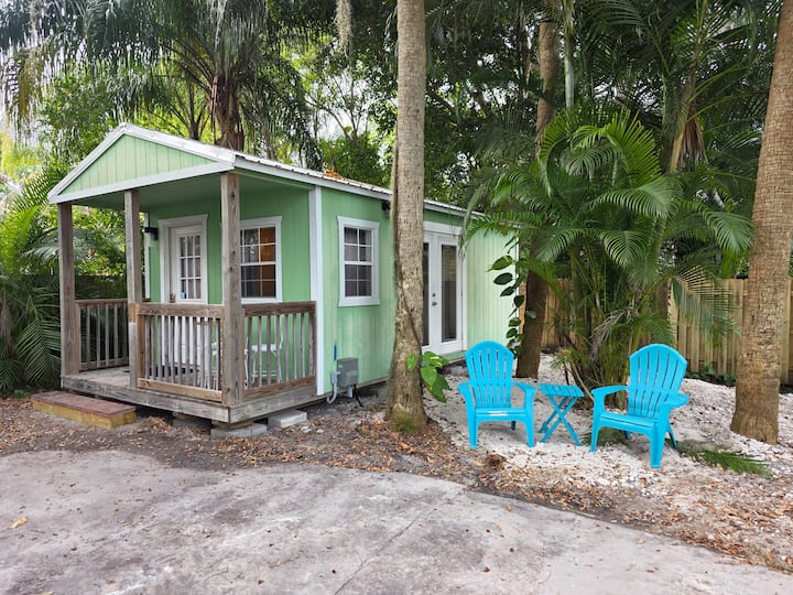 Magnolia Cottage - Fort Pierce, FL