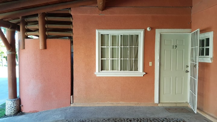 Casa De Descanso Plutarco - Zihuatanejo