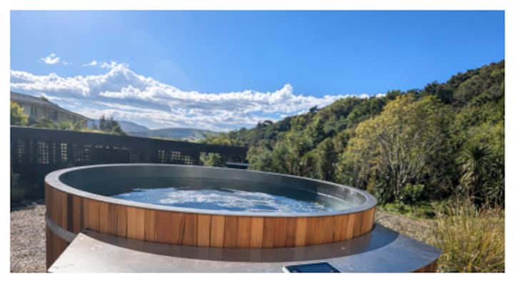 Akaroa Streamside Retreat • Hot Tub • Valley Views - Akaroa