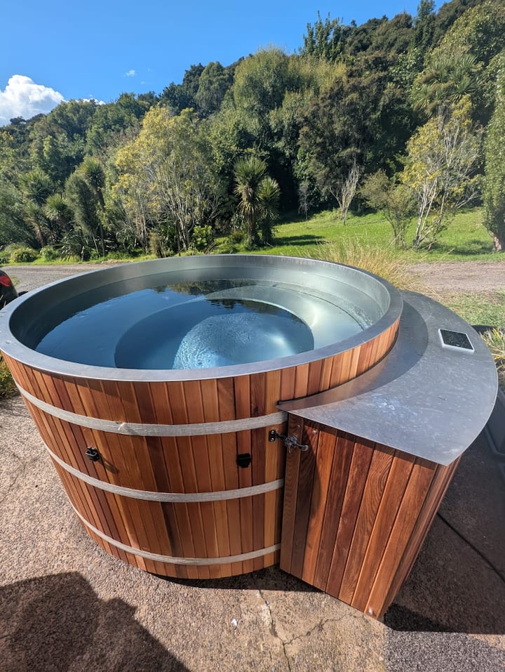 Akaroa Streamside Retreat • Hot Tub • Valley Views - Akaroa